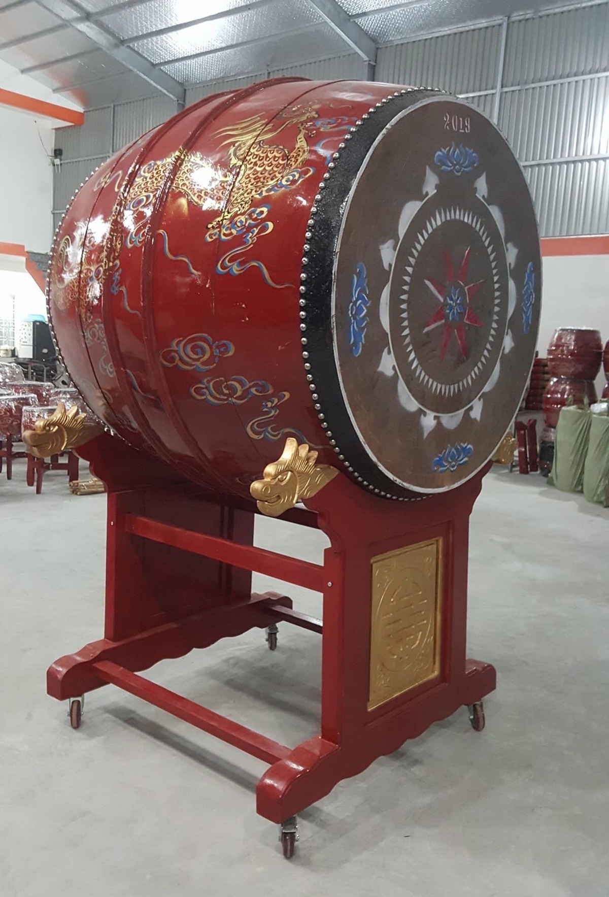 XƯỞNG SẢN XUẤT TRỐNG ĐÌNH CHÙA - LÀNG NGHỀ ĐỌI TAM